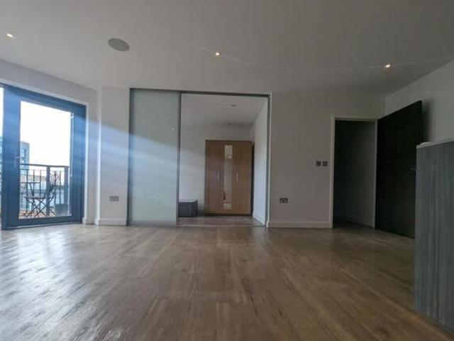 2 Bedroom Flat For Rent In Beaufort Park, London