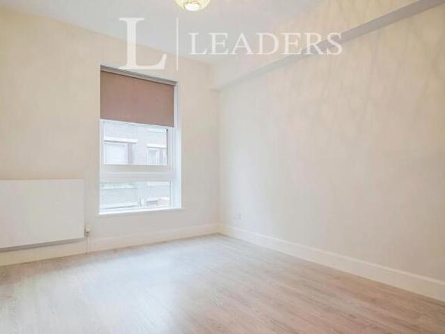 2 bedroom flat for rent in Beaufort Place, Thompsons Lane, Cambridge, CB5