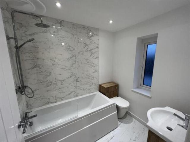 2 bedroom flat for rent in Beaufort Road, Staple Hill, BS16