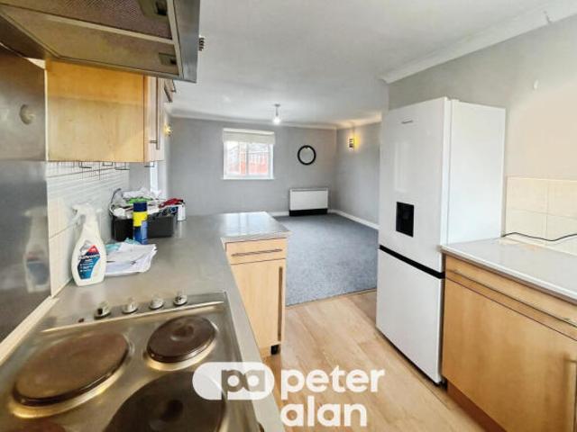 2 bedroom flat for rent in Beaufort Square, Pengam Green, CF24