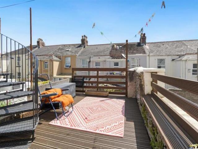 2 bedroom flat for rent in Beaumont Road, Plymouth, PL4