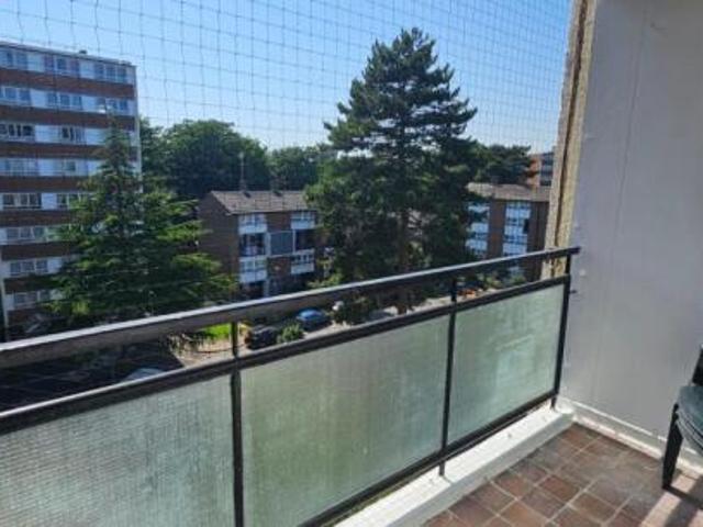 2 bedroom flat for rent in Beaumont Road, Wandsworth, London, SW19