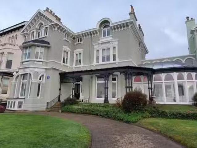 2 bedroom flat for rent in Beach Lawn, Waterloo, Liverpool, L22