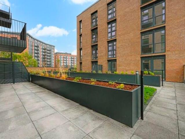 2 bedroom flat for rent in Beacon Place, Milton Keynes, Buckinghamshire, MK2