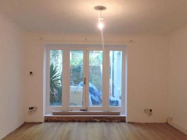 2 bedroom flat for rent in Beaconsfield Road BN1