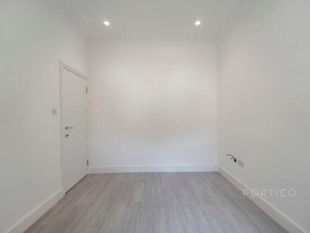 2 bedroom flat for rent in Beaconsfield Road, London, E10
