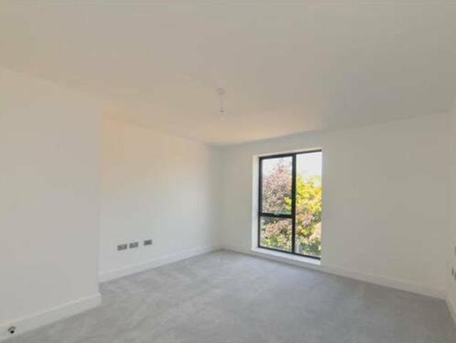 2 bedroom flat for rent in Beagle Close Mill Hill NW7