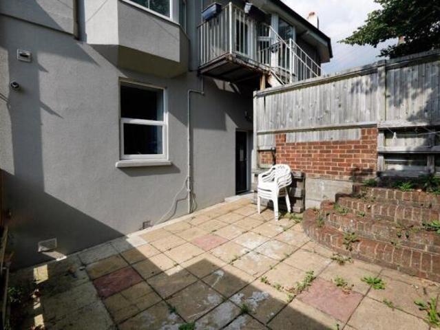 2 bedroom flat for rent in Bear Road, Brighton, BN2