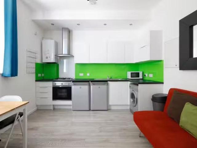 2 bedroom flat for rent in Bear Road, Brighton, BN2