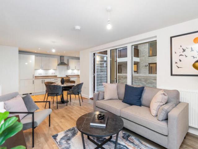 2 bedroom flat for rent in Bearsden Avenue, Cambridge, Cambridgeshire, CB3
