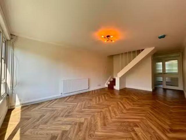 2 bedroom flat for rent in Beckenham Court, The Avenue, BR3