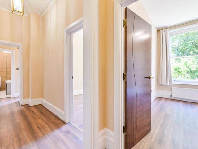2 bedroom flat for rent in Bedford Court, Green Lanes, Stoke Newington, London, N16