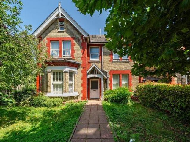 2 bedroom flat for rent in Bedford Hill, Balham, London, SW12