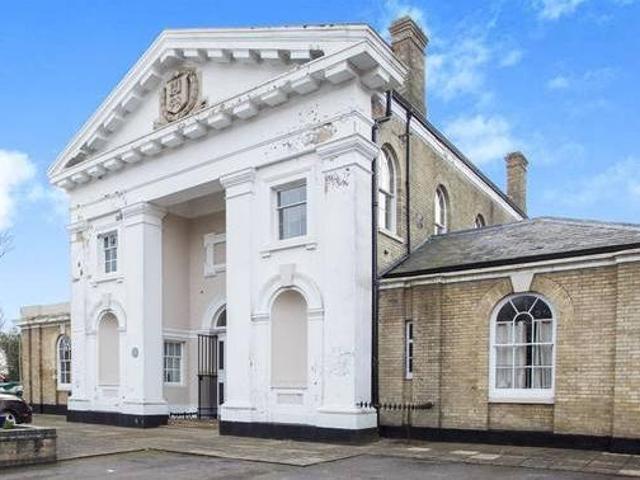 2 bedroom flat for rent in Beech Close Swaffham PE37