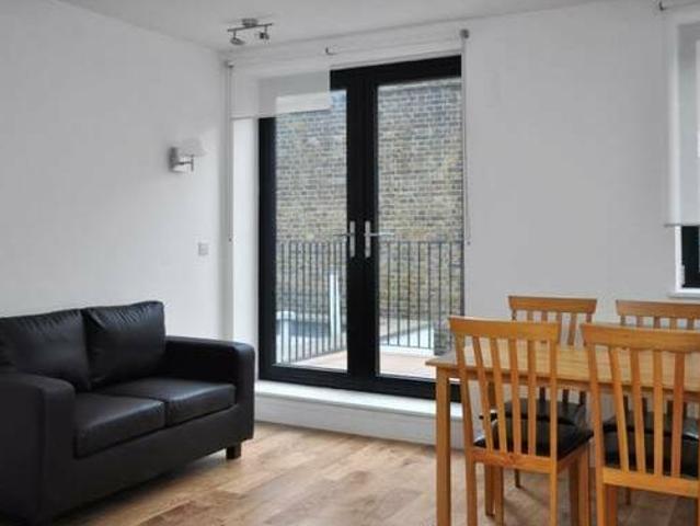 2 bedroom flat for rent in Beehive Place Brixton SW9