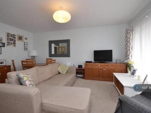 2 bedroom flat for rent in Belton Court, Bath, BA1