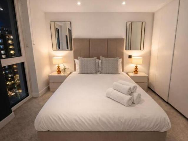 2 bedroom flat for rent in Belvedere Row Apartments London W12