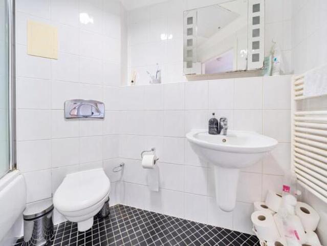 2 bedroom flat for rent in Belinda Road Brixton SW9