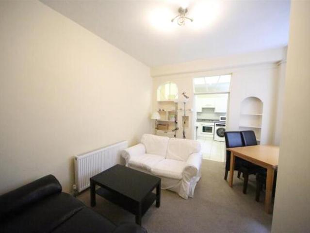 2 bedroom flat for rent in Bell Street, Marylebone, London NW1