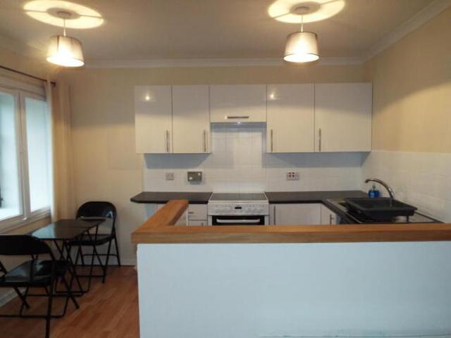 2 bedroom flat for rent in Bell Street, Merchant City, Glasgow. G4