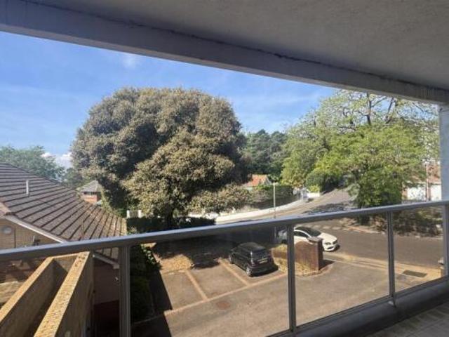 2 bedroom flat for rent in Belle Vue Road, Lower Parkstone, BH14