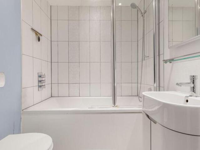 2 bedroom flat for rent in Bellefields Road, London, SW9
