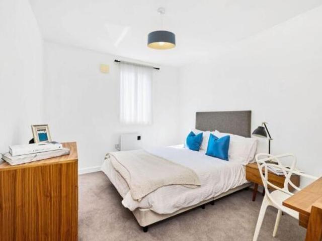 2 bedroom flat for rent in Bellingham Road, London, SE6