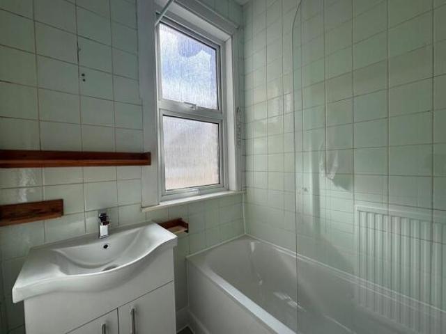 2 bedroom flat for rent in Belmont Avenue, N13