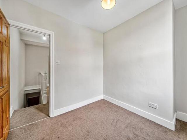 2 bedroom flat for rent in Bertram Road, London, NW4