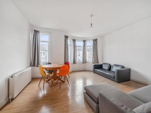 2 bedroom flat for rent in Beresford Road, Harringay, London, N8