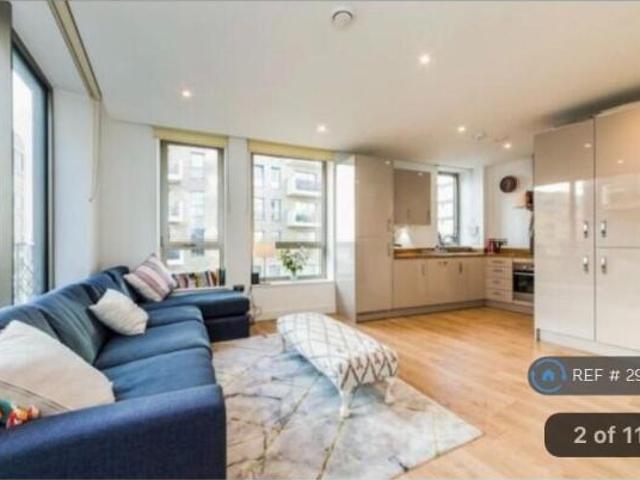 2 bedroom flat for rent in Bessemer Place, London, SE10