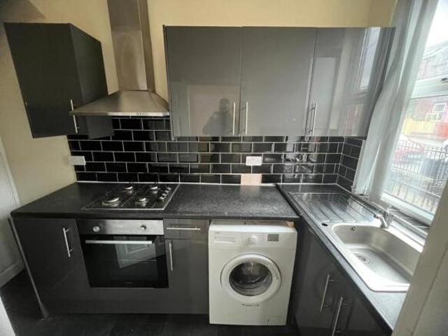 2 bedroom flat for rent in Bexley Terrace, LS8