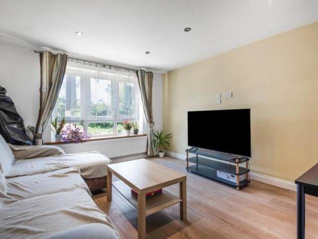 2 bedroom flat for rent in Binfield Road, Clapham SW4