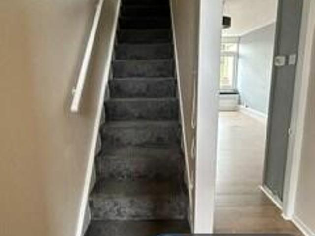 2 bedroom flat for rent in Binley House, London, SW15