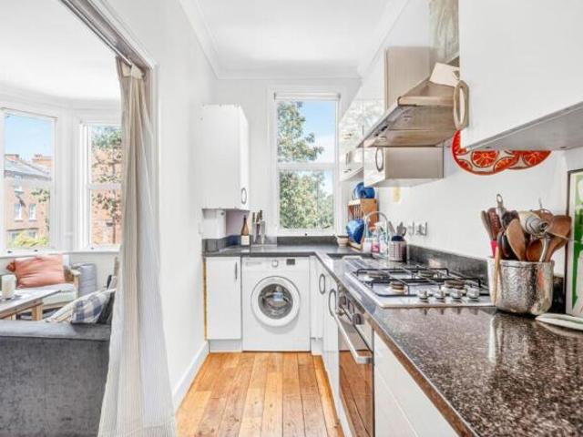 2 bedroom flat for rent in Birnam Road, Finsbury Park, N4