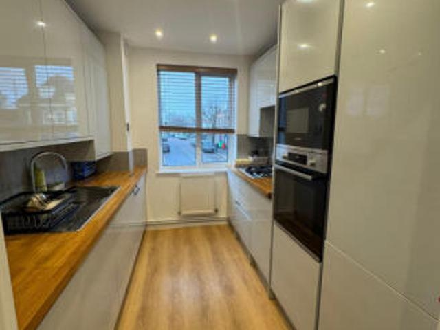 2 bedroom flat for rent in Birnbeck Court, Finvhley Road, NW11 6BB, NW11
