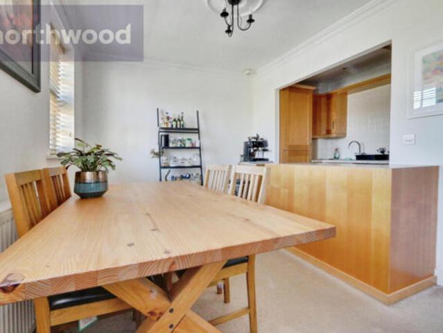2 bedroom flat for rent in Bishopfields Drive, York, YO26