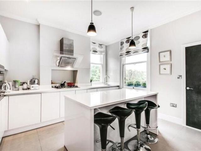 2 bedroom flat for rent in Bishops Mansions, London, SW6