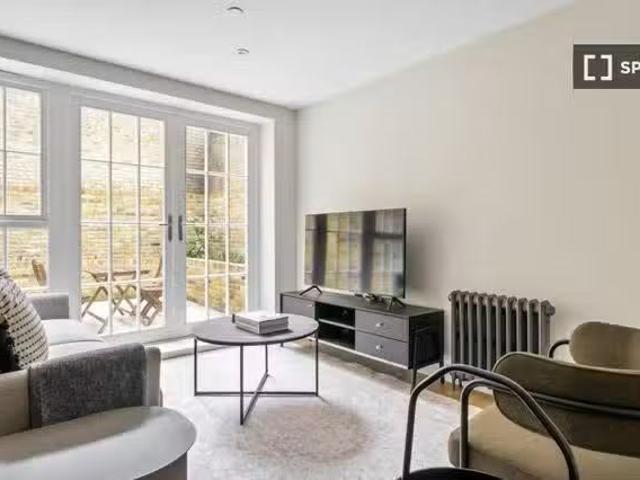2 bedroom flat for rent in Bishop's, London