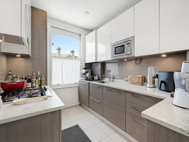 2 bedroom flat for rent in Bishops Road, Parsons Green, London, SW6