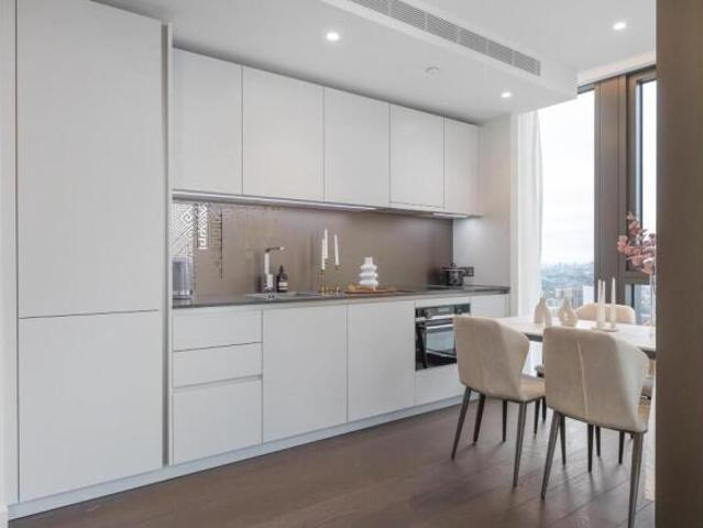 2 bedroom flat for rent in Bondway, London, SW8