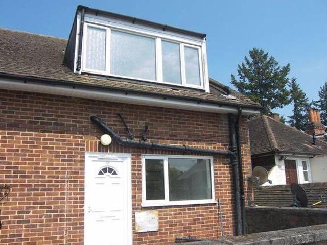 2 bedroom flat for rent in Bookham KT23
