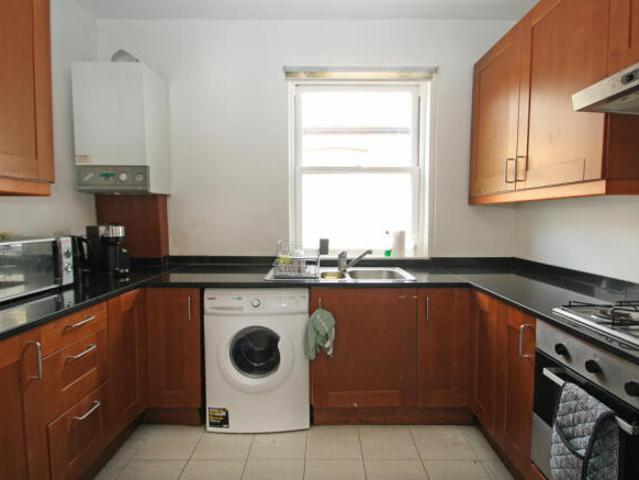 2 bedroom flat for rent in Bolingbroke Mansions, 117 Bolingbroke Grove, London, SW11