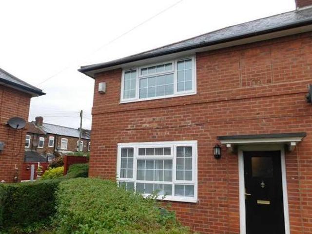 2 bedroom flat for rent in Bordale Avenue Manchester M9