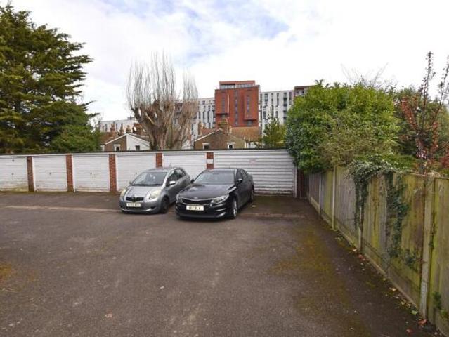 2 bedroom flat for rent in Boston Avenue, Southend on sea, Essex. SS2 6JD, SS2