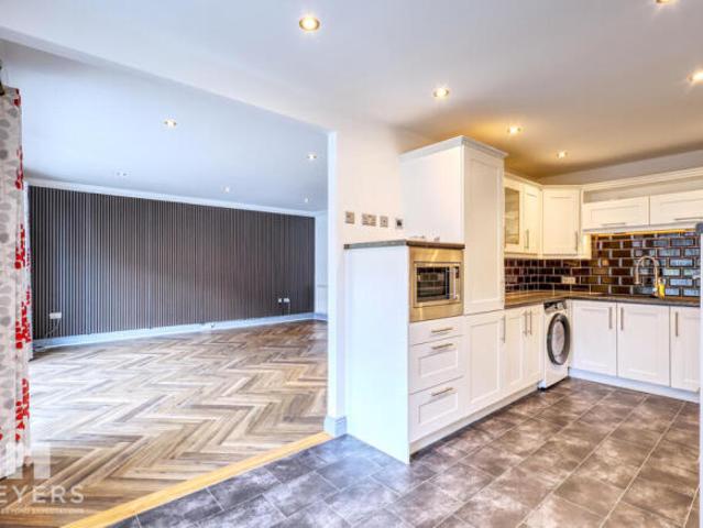 2 bedroom flat for rent in Boscombe, Bournemouth, BH5 1, BH5