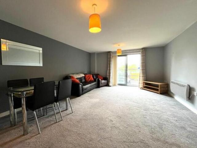 2 bedroom flat for rent in Bouverie Court, Leeds, LS9
