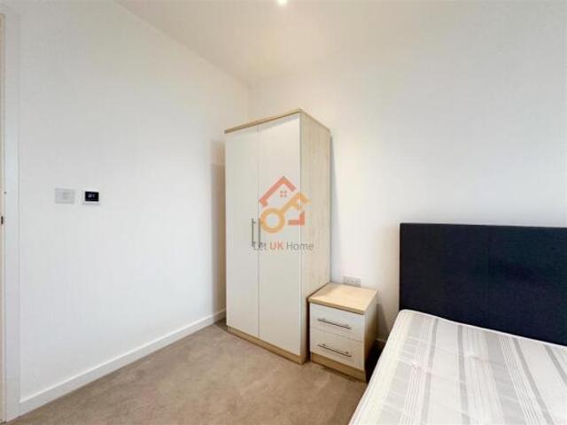 2 bedroom flat for rent in Bouchon Point, 7 Cendal Crescent, London E1