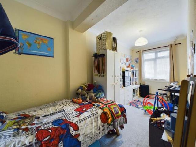 2 bedroom flat for rent in Boundary Road, Chatham, ME4