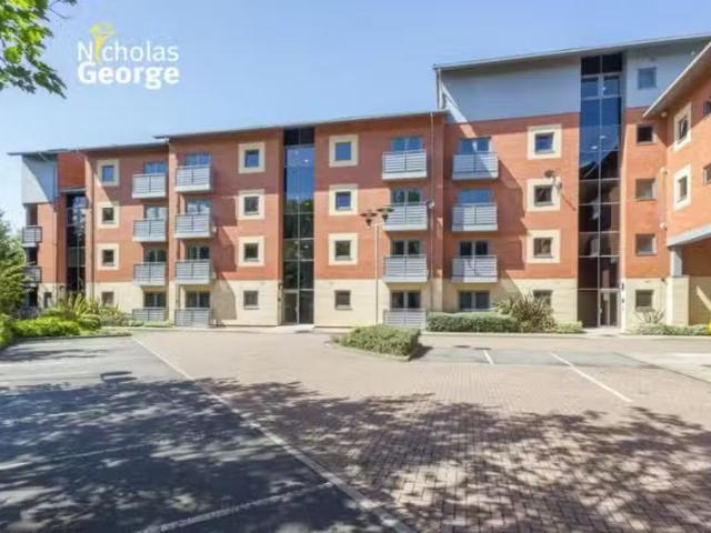 2 bedroom flat for rent in Bournbrook Court, Selly Oak, B5 7SQ.